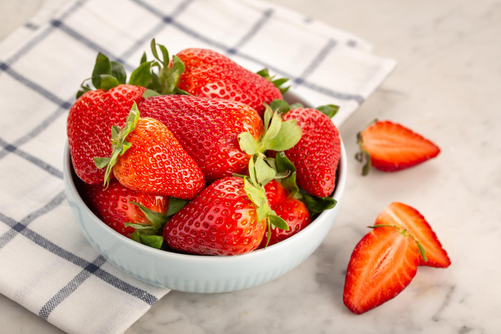 Pamper Your Body with the Health Benefits of Strawberries - HansCo
